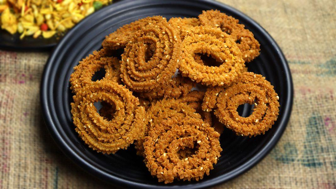 Chakli recipe | How to make wheat flour chakli | Instant chakli recipe ...