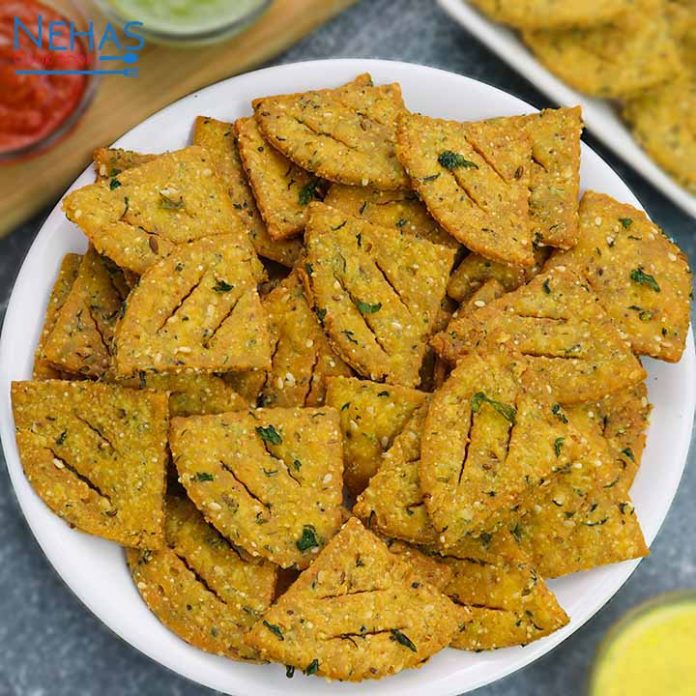 Crispy methi nasta recipe | methi triangles | masala methi chips - No ...