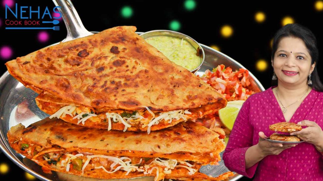 Bhareli rotli recipe | roti wraps recipe | leftover chapati wrap ...