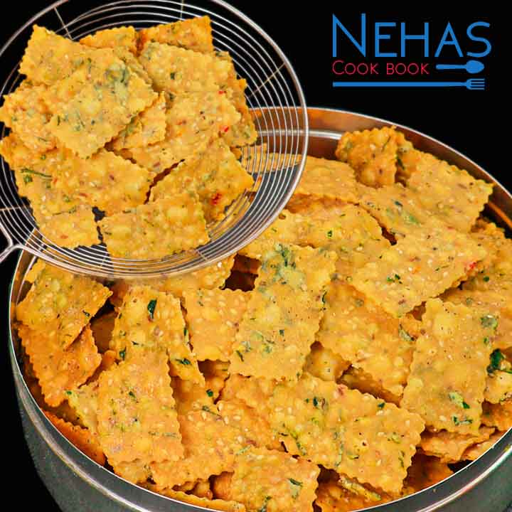 Methi crackers recipe | methi namakpara | methi chips - Dry Namkeen ...